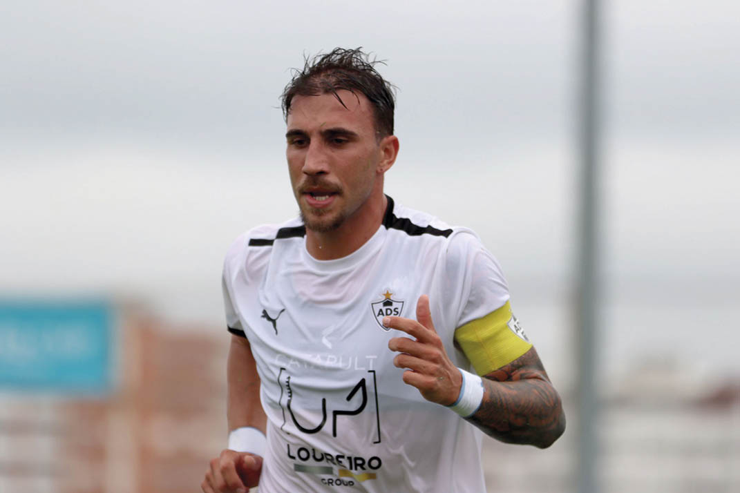 Edgar Almeida atingiu os 100 jogos ao serviço dos Alvinegros - O Regional