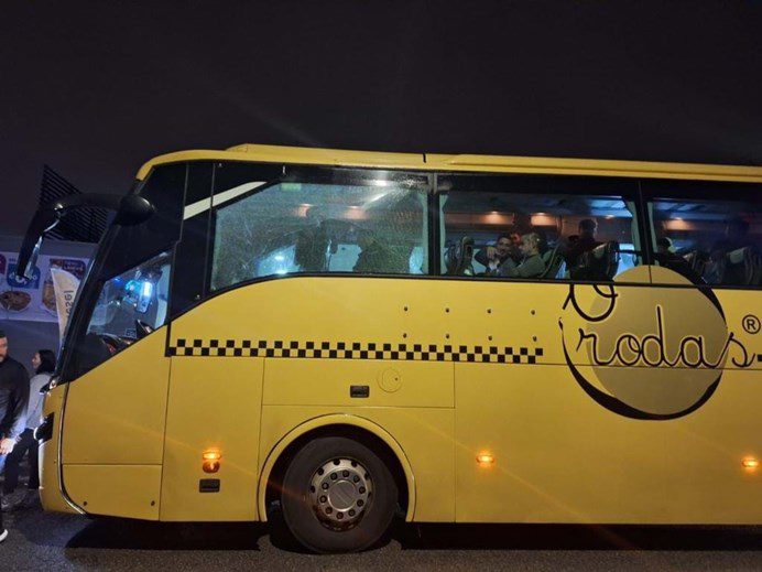 Autocarro da Sanjoanense apedrejado - O Regional